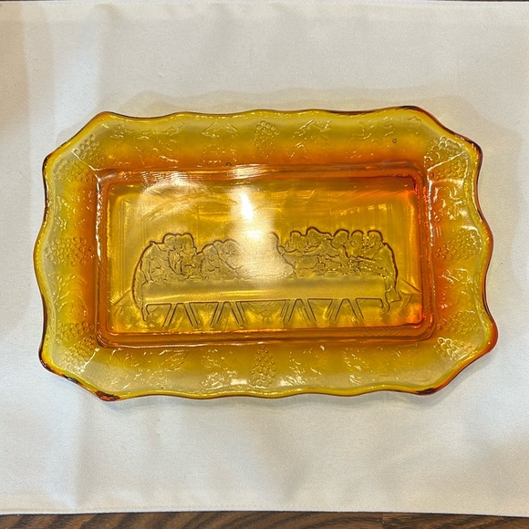 Tiara | Dining | Tiara Indiana Glass Bread Plate Amber The Lords Supper ...